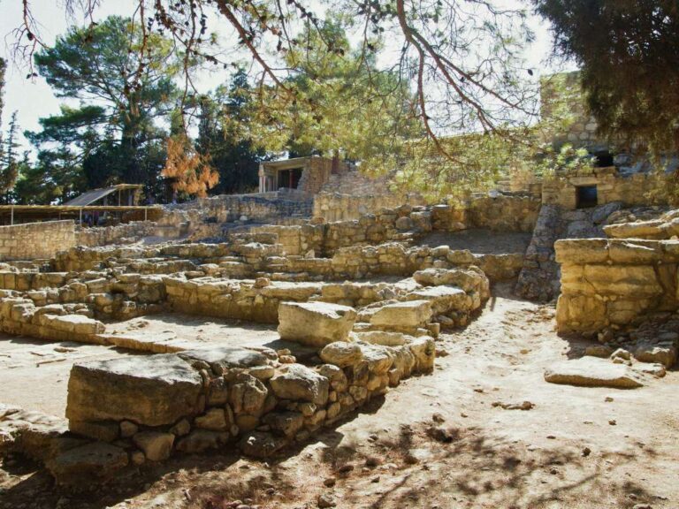Adventures with Sarah | Blog | Our guide to Knossos Palace, Crete